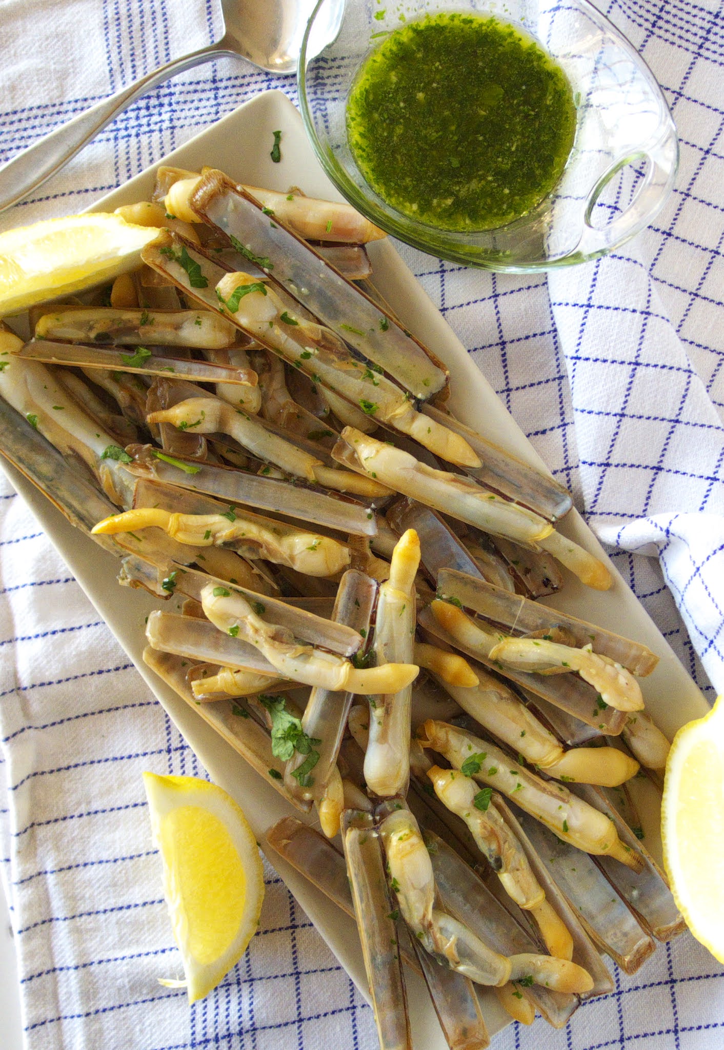 MY KITCHEN IN SPAIN: CAN´T PASS UP THE FISH VENDOR