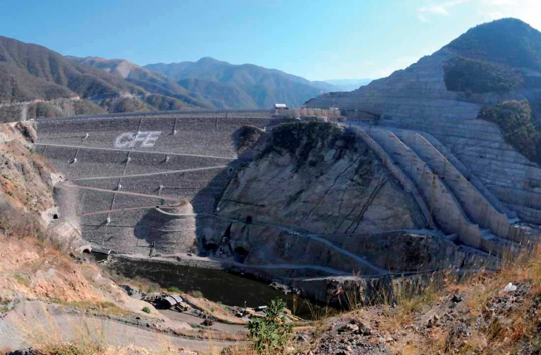 La impresionante central hidroeléctrica de La Yesca | Instalaciones ...