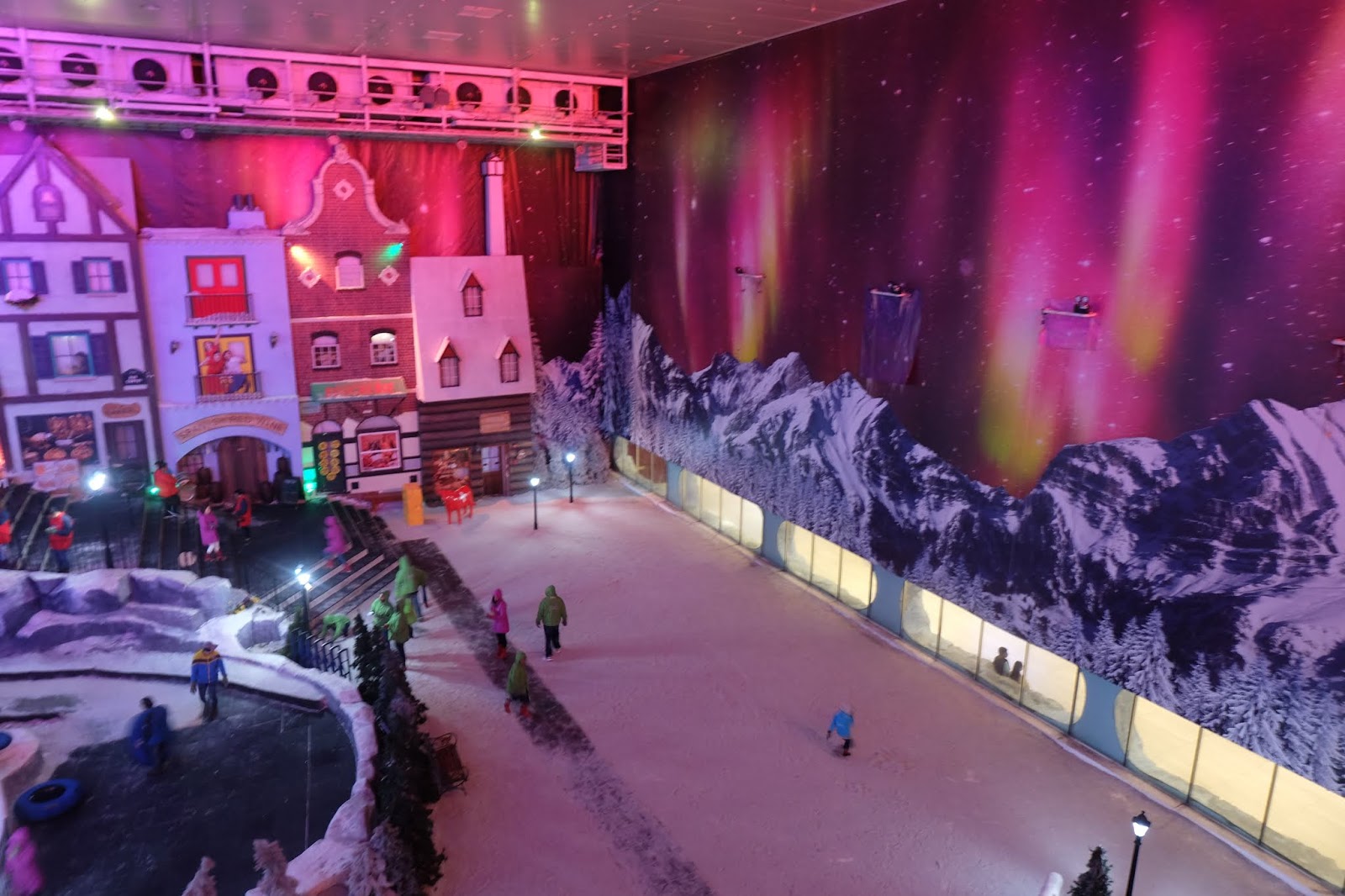 Kee Hua Chee Live!: SNOW WORLD AT RESORTS WORLD IS THE ONE AND ONLY ...
