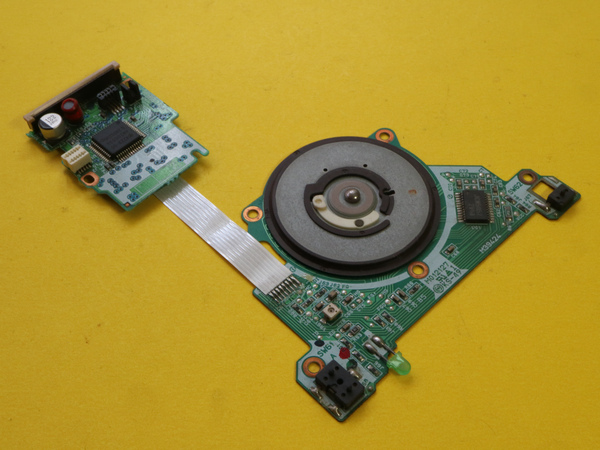 BugWorkShop - 甲蟲工作室: TEAC（蒂雅克）FD-05HG 3.5吋軟盤驅動器（Floppy Disk Drive）- 拆解（二）