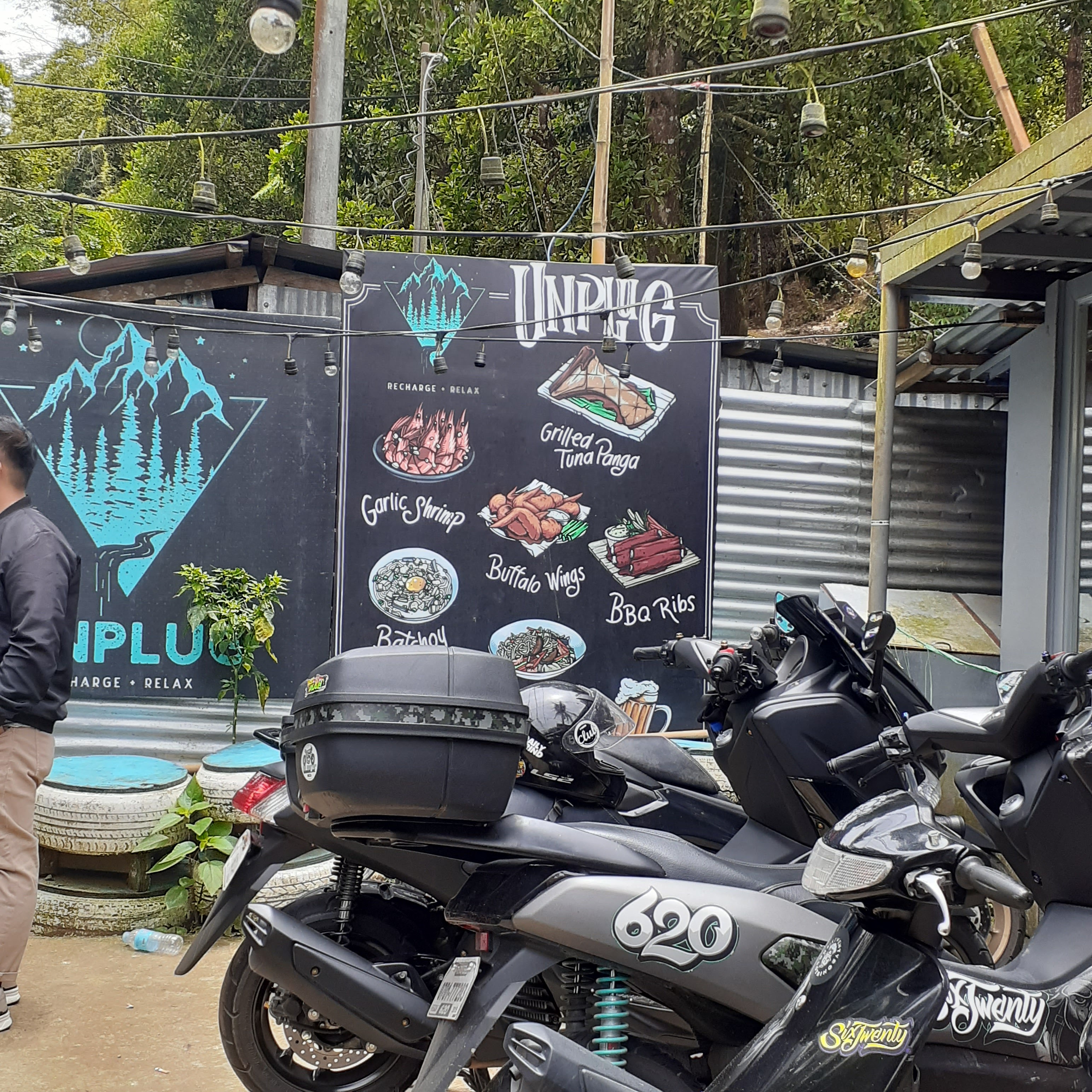 Vroom vroom ta bai!: Unplug Restaurant at Cebu Transcentral Highway