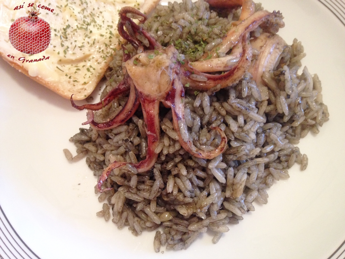 Así se come en Granada.: Arroz negro con calamares