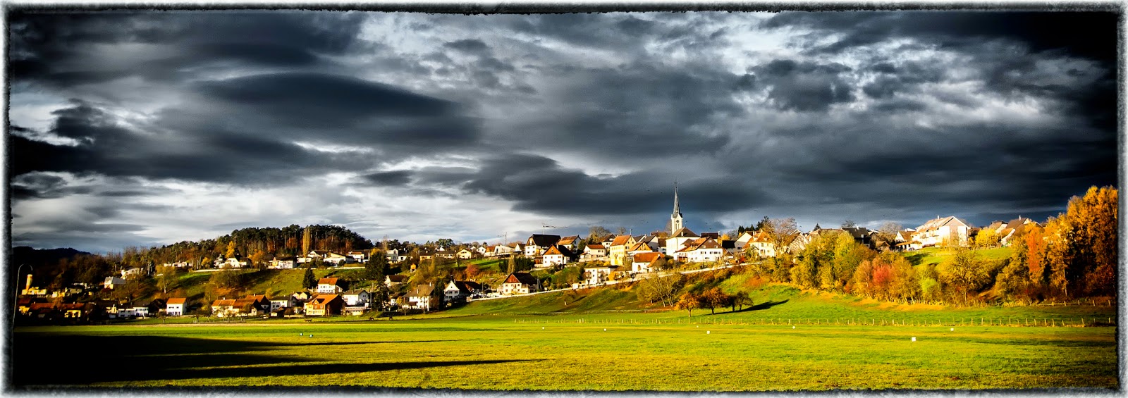 Poterie des loups: Courtedoux village