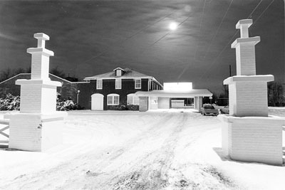 Seeks Ghosts: Springfield: The Lake Club