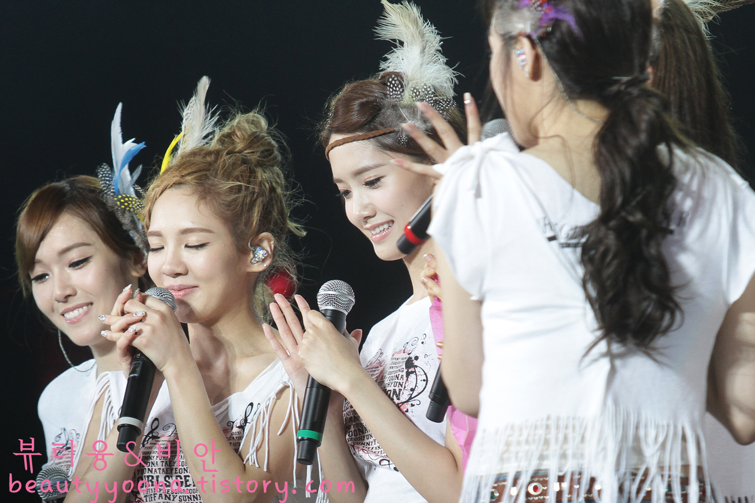 PICTURE Yoona SNSD Laughing | Yoona SNSD 2013