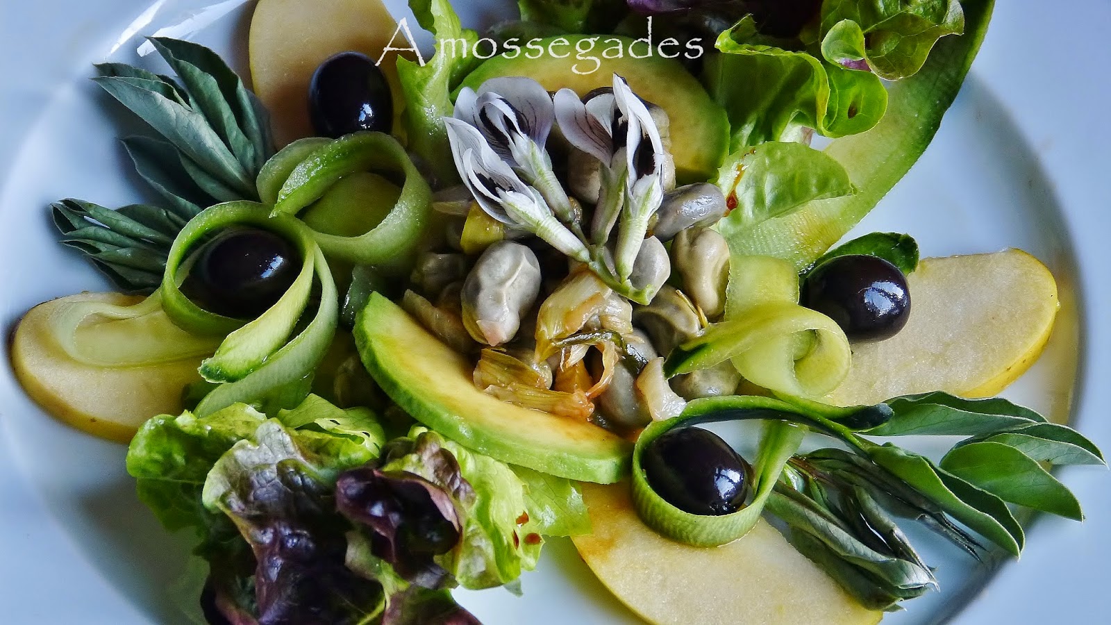 A mossegades: AMANIDA VERDA.