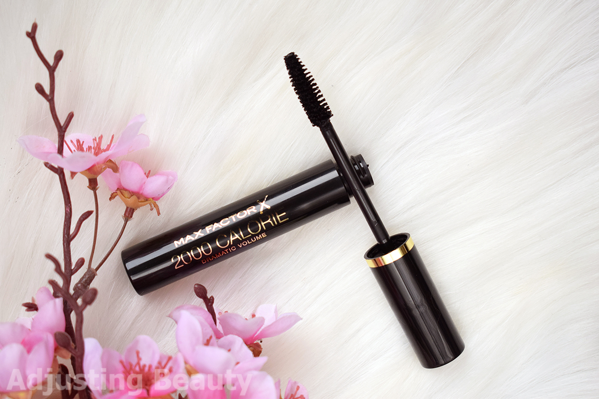Review: Max Factor Makeup - Powder, Mascara, Lipstick - Adjusting Beauty