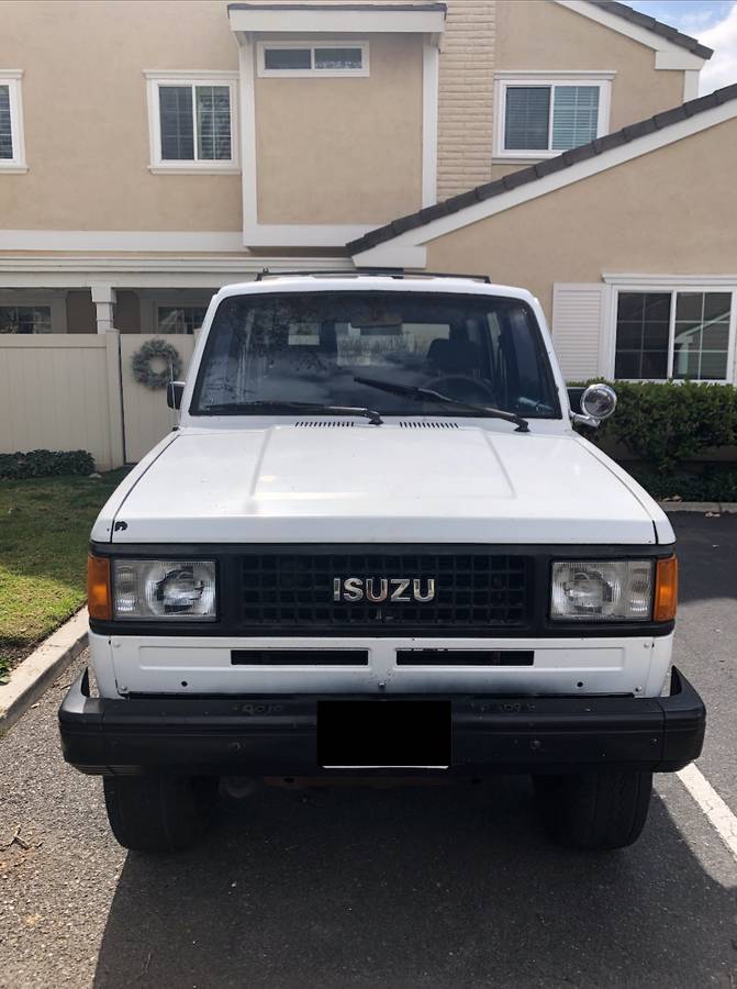 Hold My Jackaroo: 1991 Isuzu Trooper - DailyTurismo