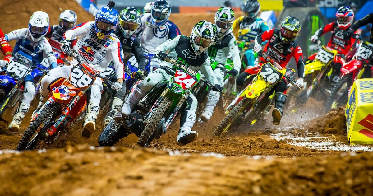 Magnolia Mamas : A Supercross Saturday