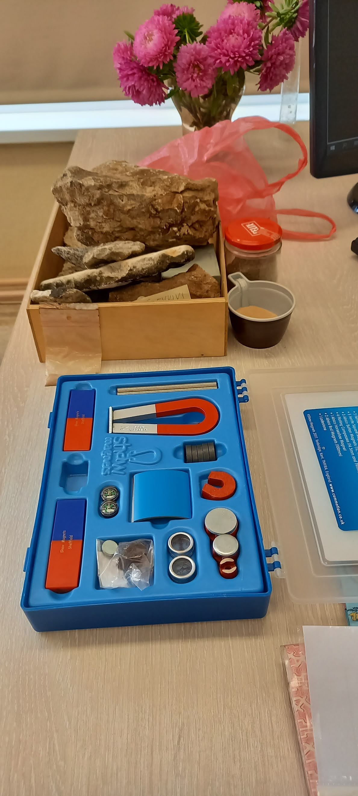 Loodusteaduste Koda: AG Maakoor koosneb kivimitest 6. klass 7.09.20