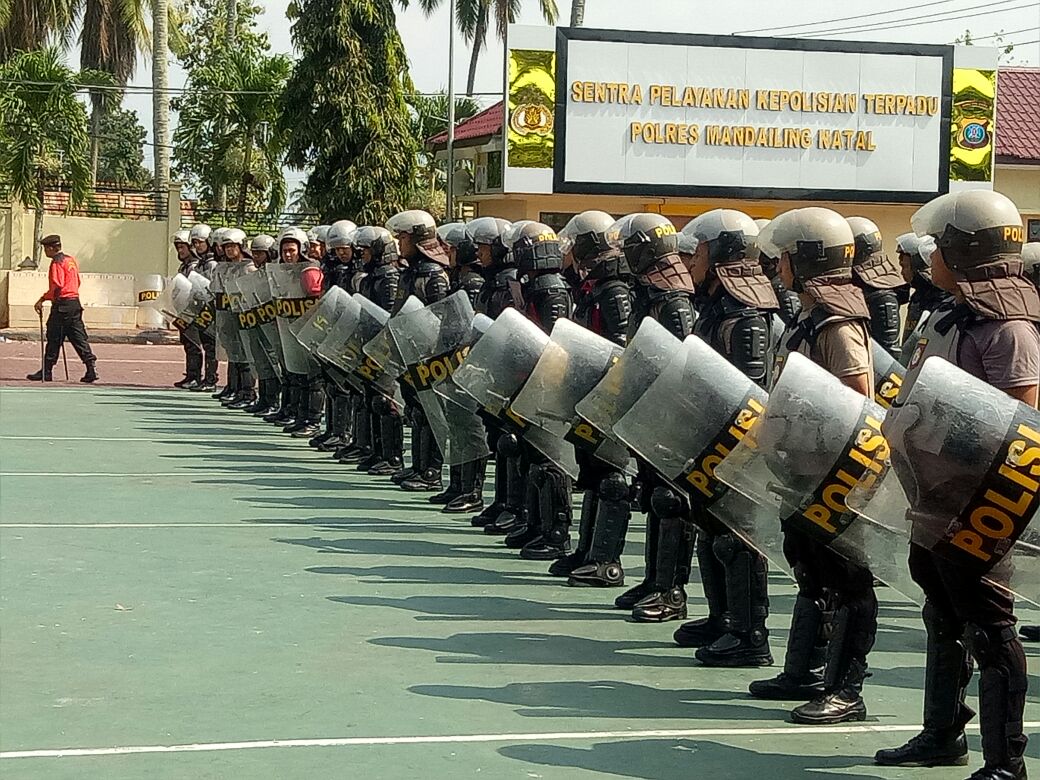 Pengendalian Massa Satuan Samapta Polres Madina