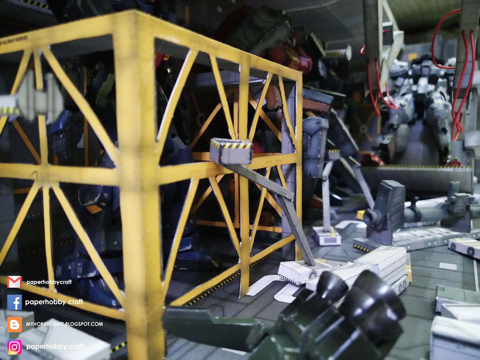 paperhobby: GUNDAM HANGAR 1:144 SCALE PAPERMODEL