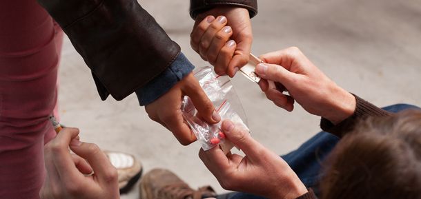 Las Drogas Y La Sexualidad Temprana En Las Instituciones Educativas