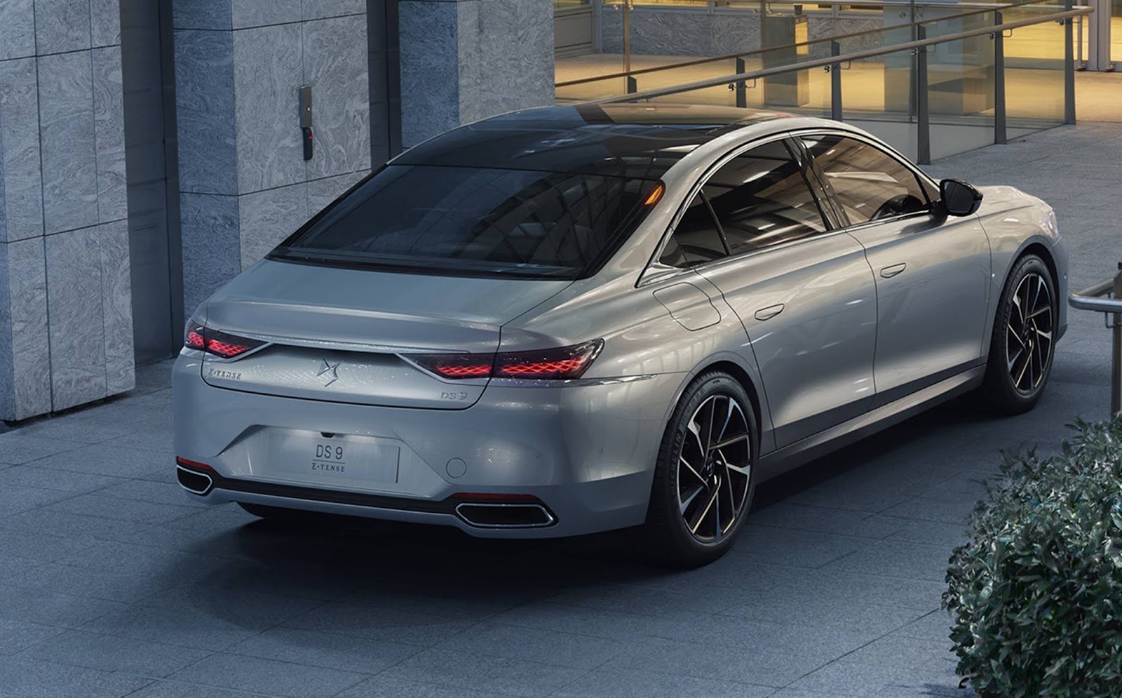 DS 9 Tense: grupo PSA lança sedã premium híbrido - fotos