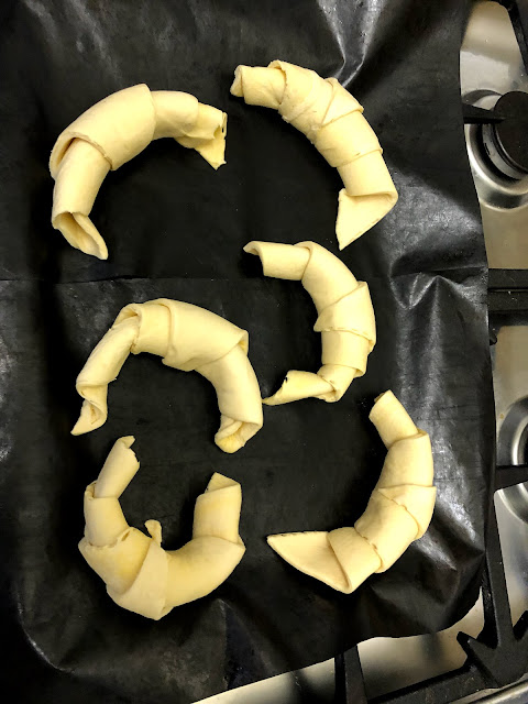 FOODSTUFF FINDS: Jus-Rol Croissants - freshly baked in minutes! (@NLi10)