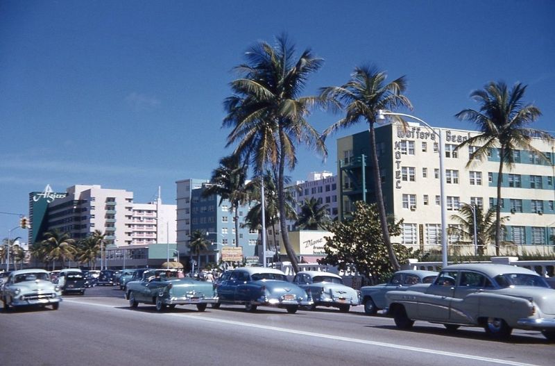 40 Fascinating Color Photos Capture Street Scenes of Miami & Miami ...