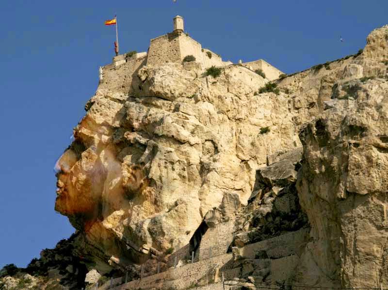 El castillo de Santa Bárbara - la cara del moro ...