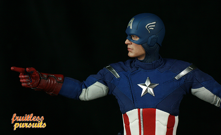 Fruitless Pursuits: Review: Hot Toys The Avengers: Captain America 1 ...
