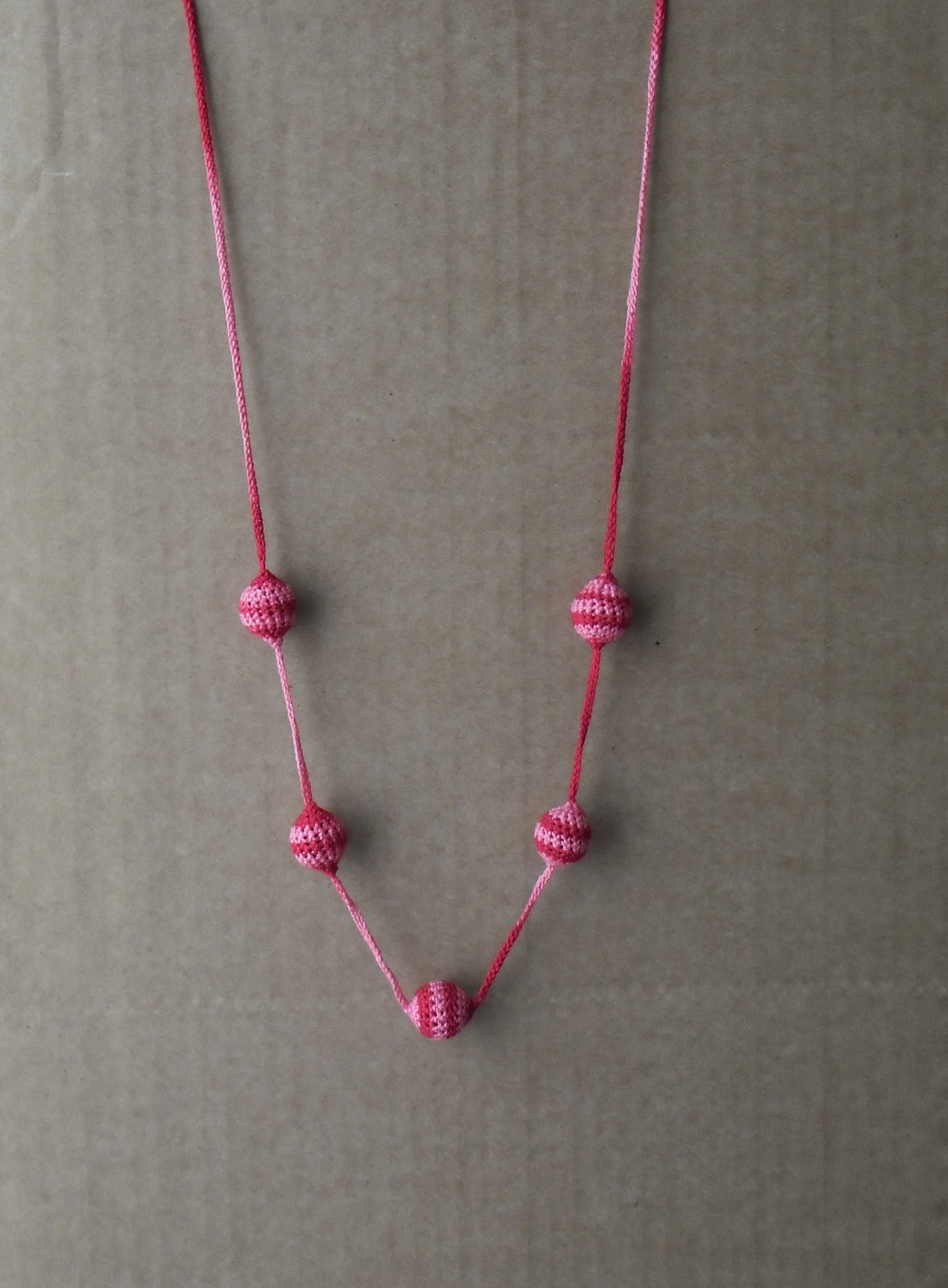 la caixa de costura: Collar de bolas