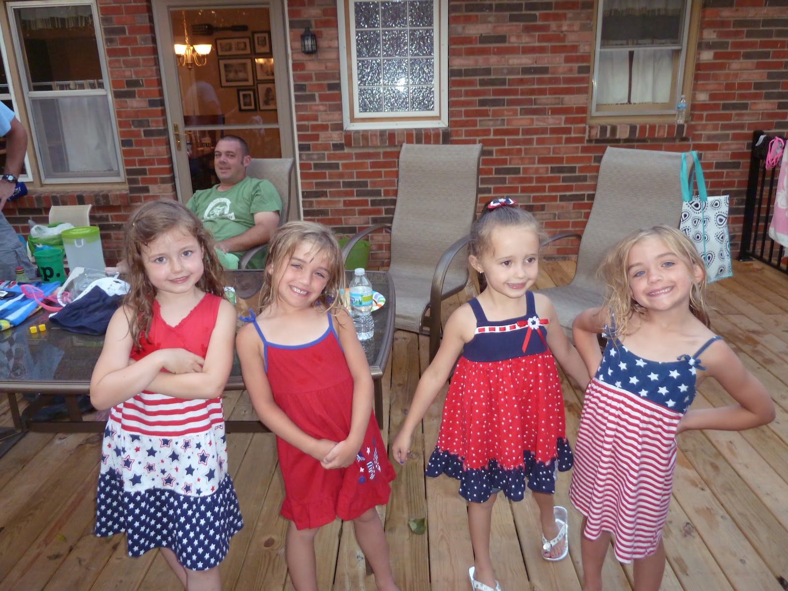 THE WARNER FAMILY: Pool Party!