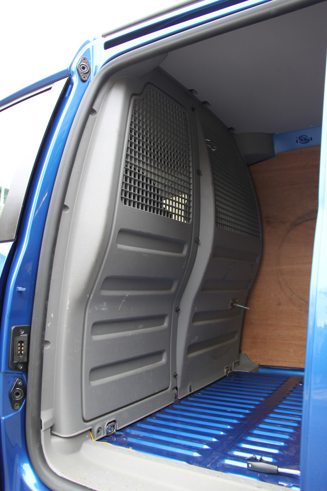 tdistyle: Floor and bulkhead out