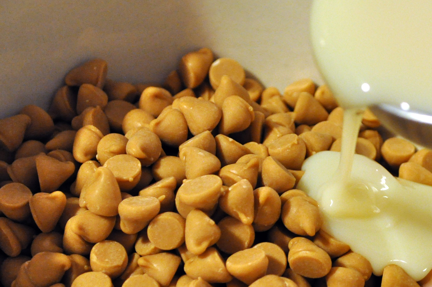 Dishing up Delicious: Butterscotch Bars