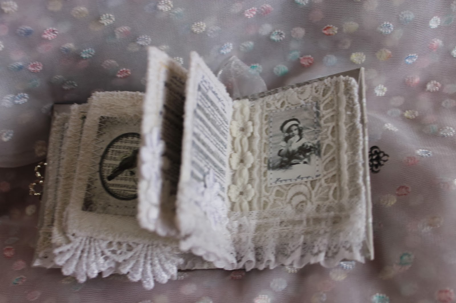 The CraftyDoll: Mini lace book