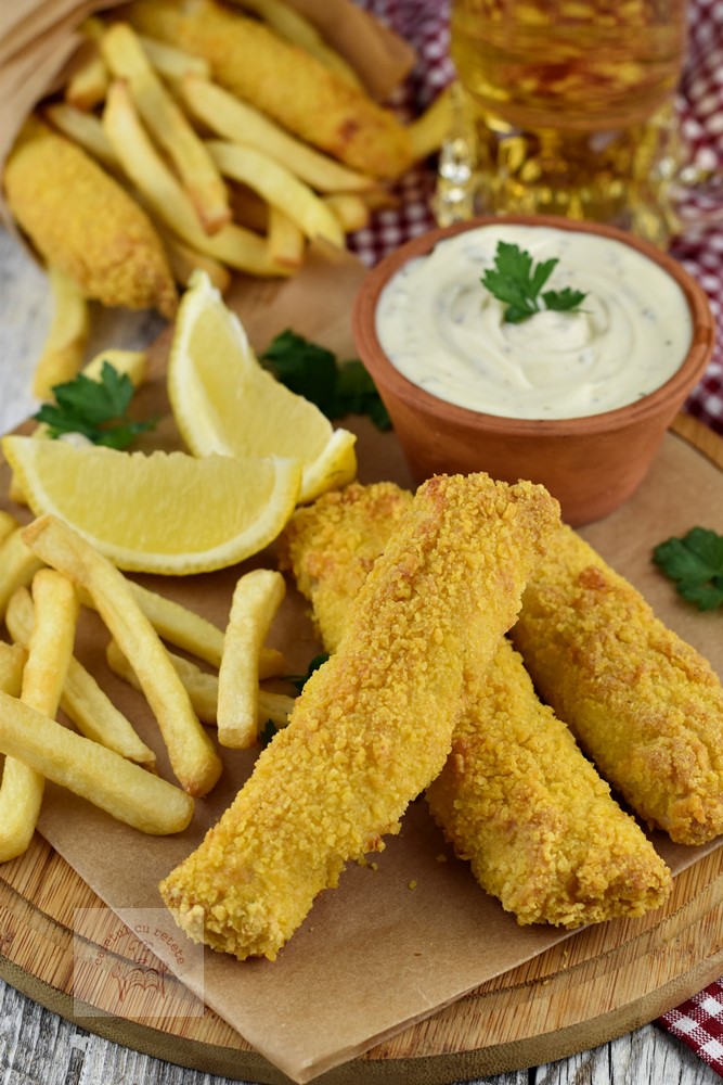 Fish and Chips (peste pane si cartofi prajiti) la friteuza cu aer cald ...