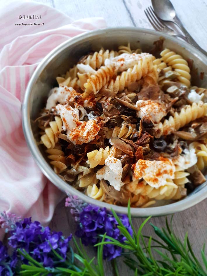 Fusilloni con olive nere al forno, carciofi e burrata | Kucina di Kiara