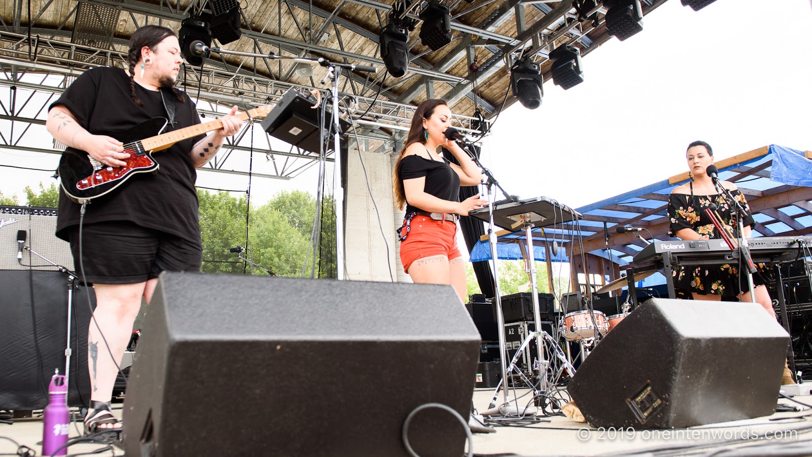 one in ten words: Hillside 2019: Day 2: Quantum Tangle - Concert Photos