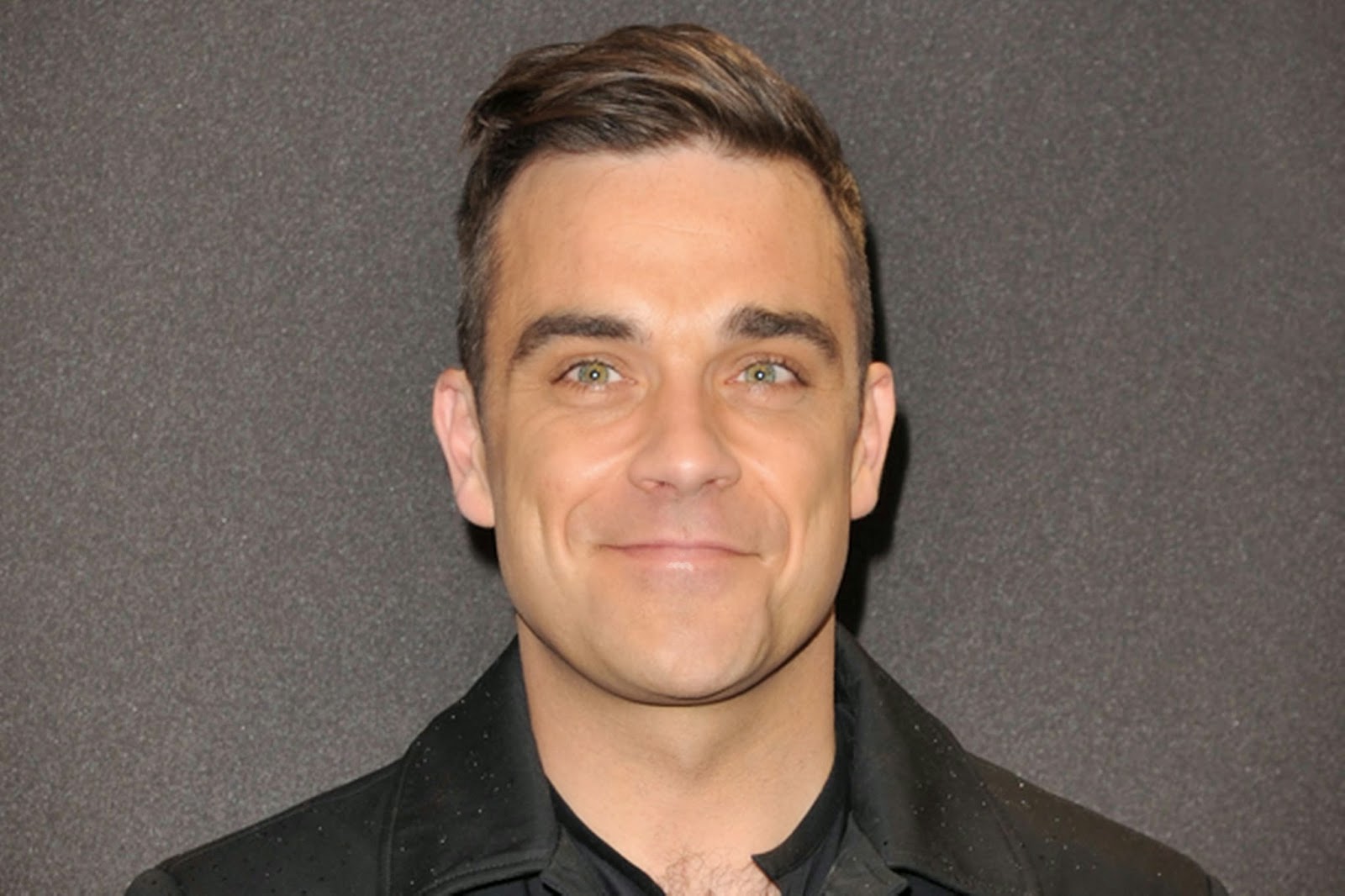Robbie Williams posó desnudo para festejar sus 41 años de edad | El HIT ...