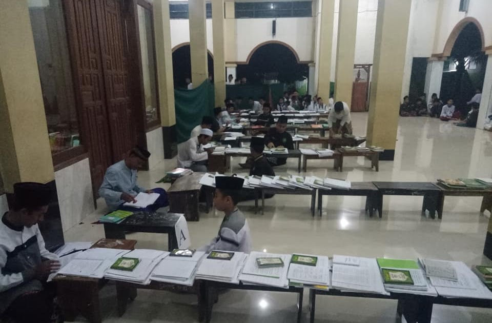 PONDOK PESANTREN SYAFI'I AKROM KOTA PEKALONGAN: Ujian Koreksian Kitab ...