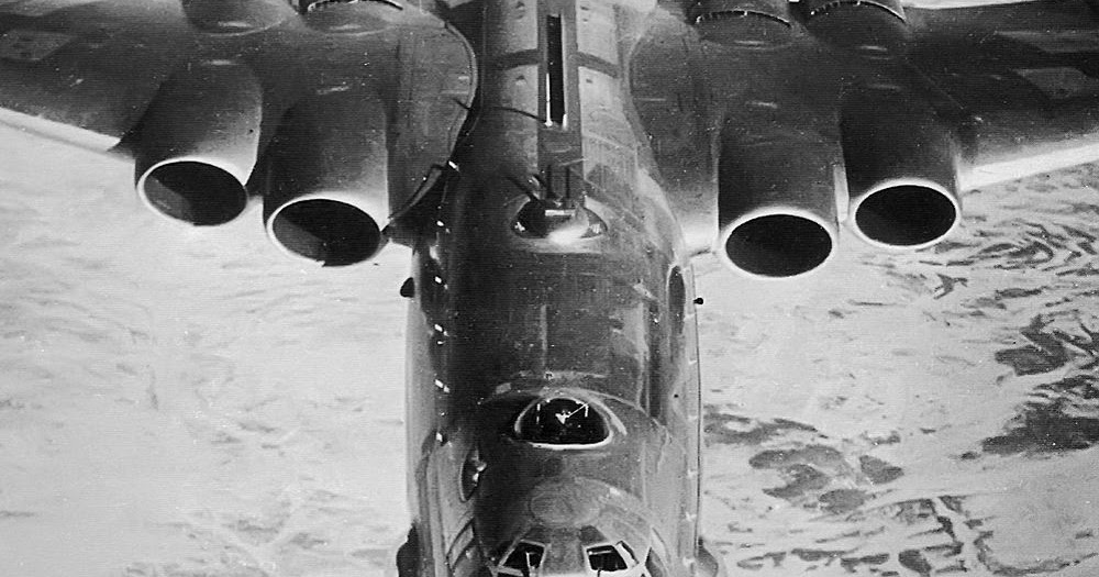 Blog de las Fuerzas de Defensa de la República Argentina: Bombardero ...