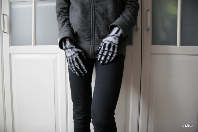 wind-of-freedom-diy-skleton-gloves