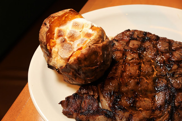 TEXAS ROADHOUSE in BGC UPTOWN MALL | Food In The Bag