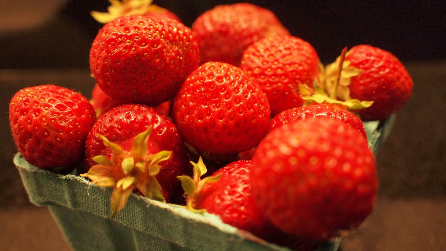 Transplanted to Portland...: Oregon strawberries