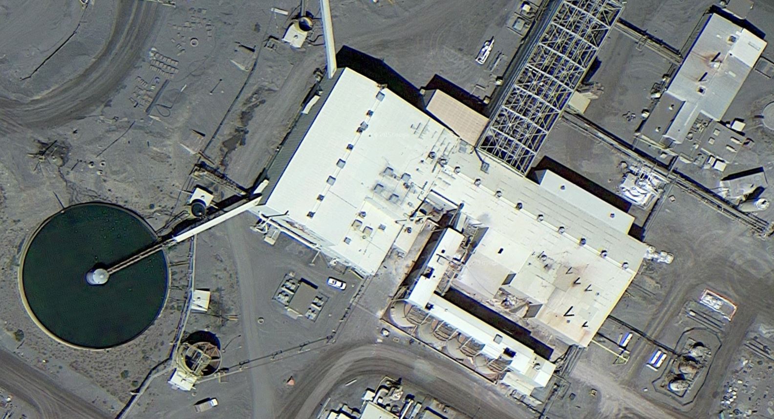 MEC&F Expert Engineers : Miner working for Small Mine Development ...