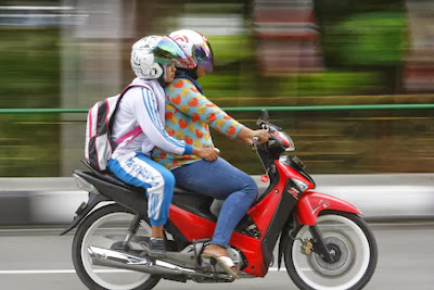 achazellacious: 3 Tips Menumpang/Membonceng Sepeda Motor Khusus Wanita