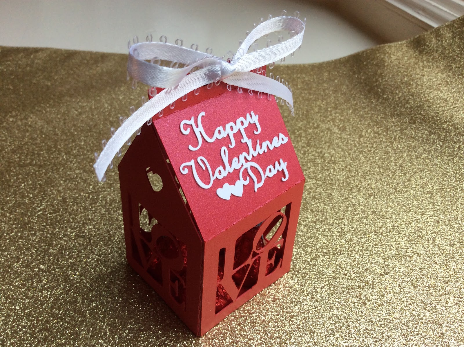 Papercrafts and other fun things: Valentine's Day "Love" Favor Boxes