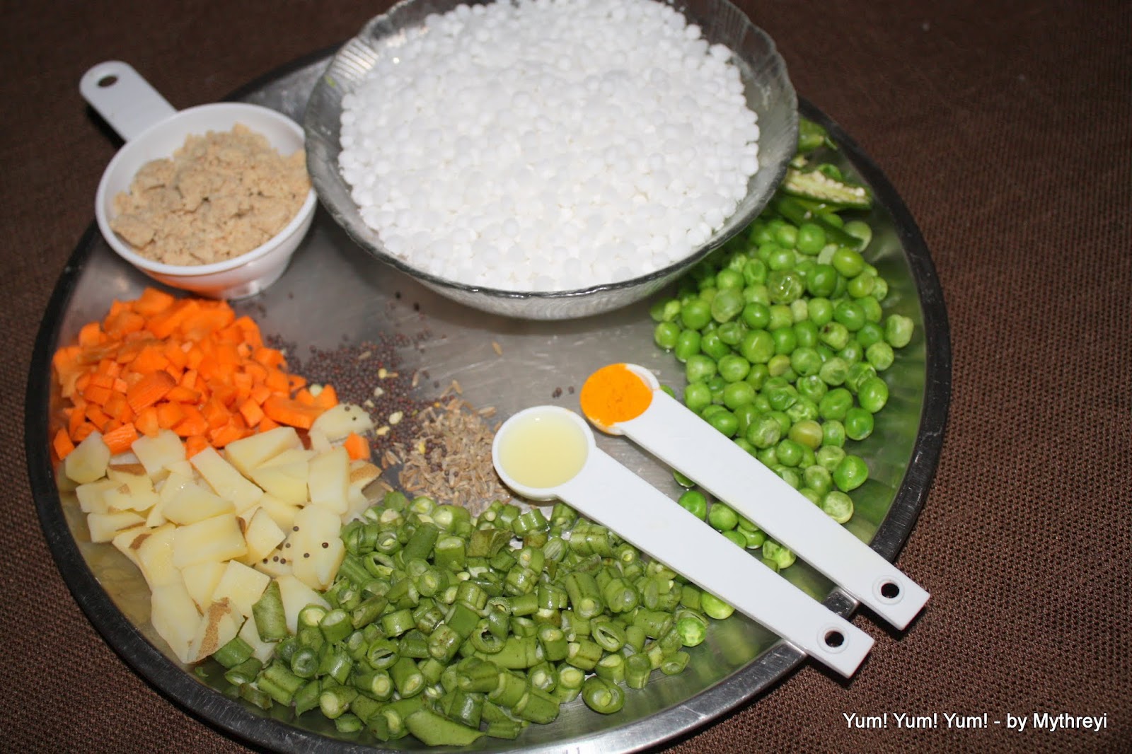 Yum! Yum! Yum!: Saggu Biyyam Upma ~ Sabudana ( Sago) Kichidi