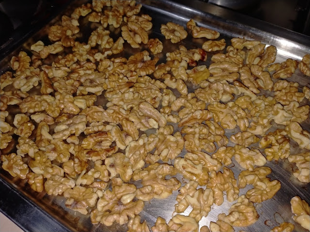 Cooking Pleasure: HOW TO TOAST WALNUTS IN THE OVEN?