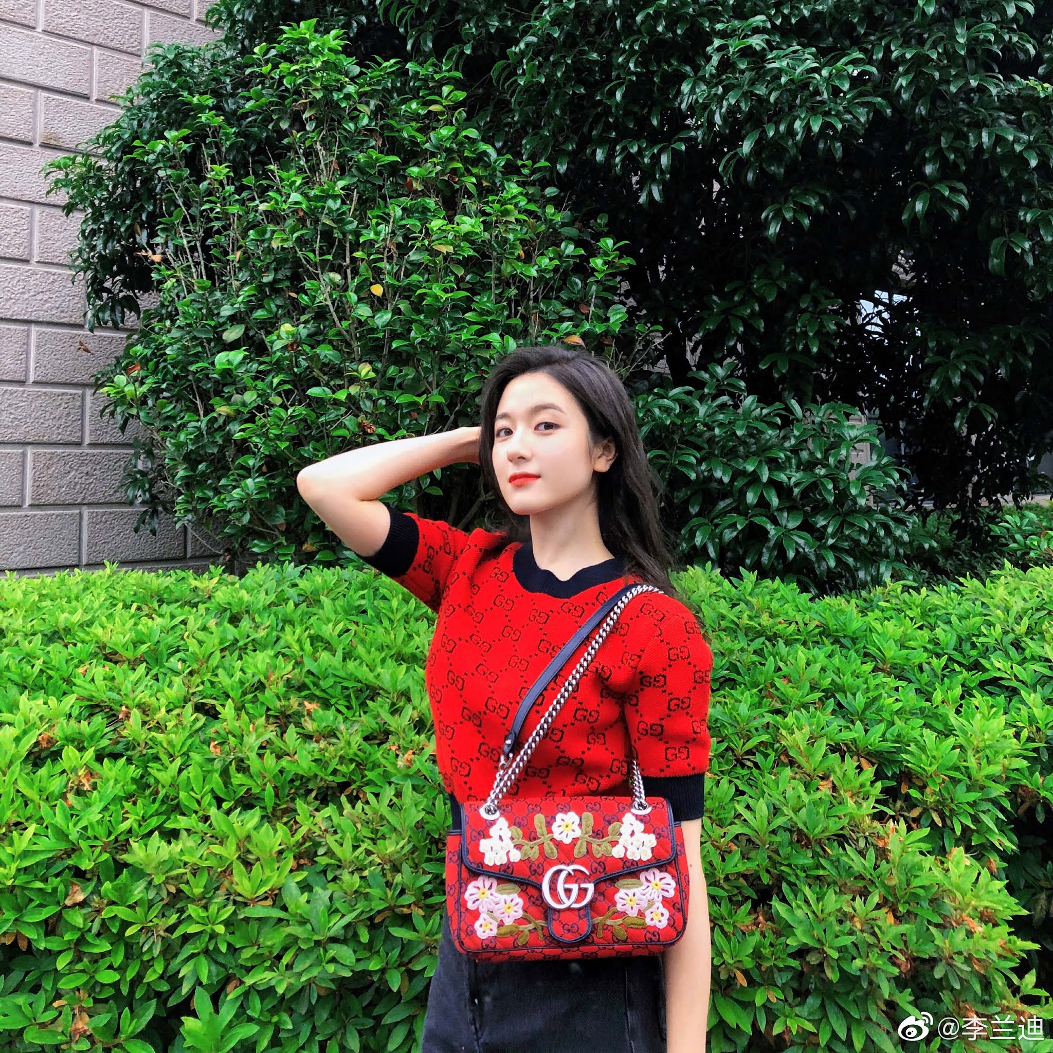 China Entertainment News: Landi Li poses for photo shoot