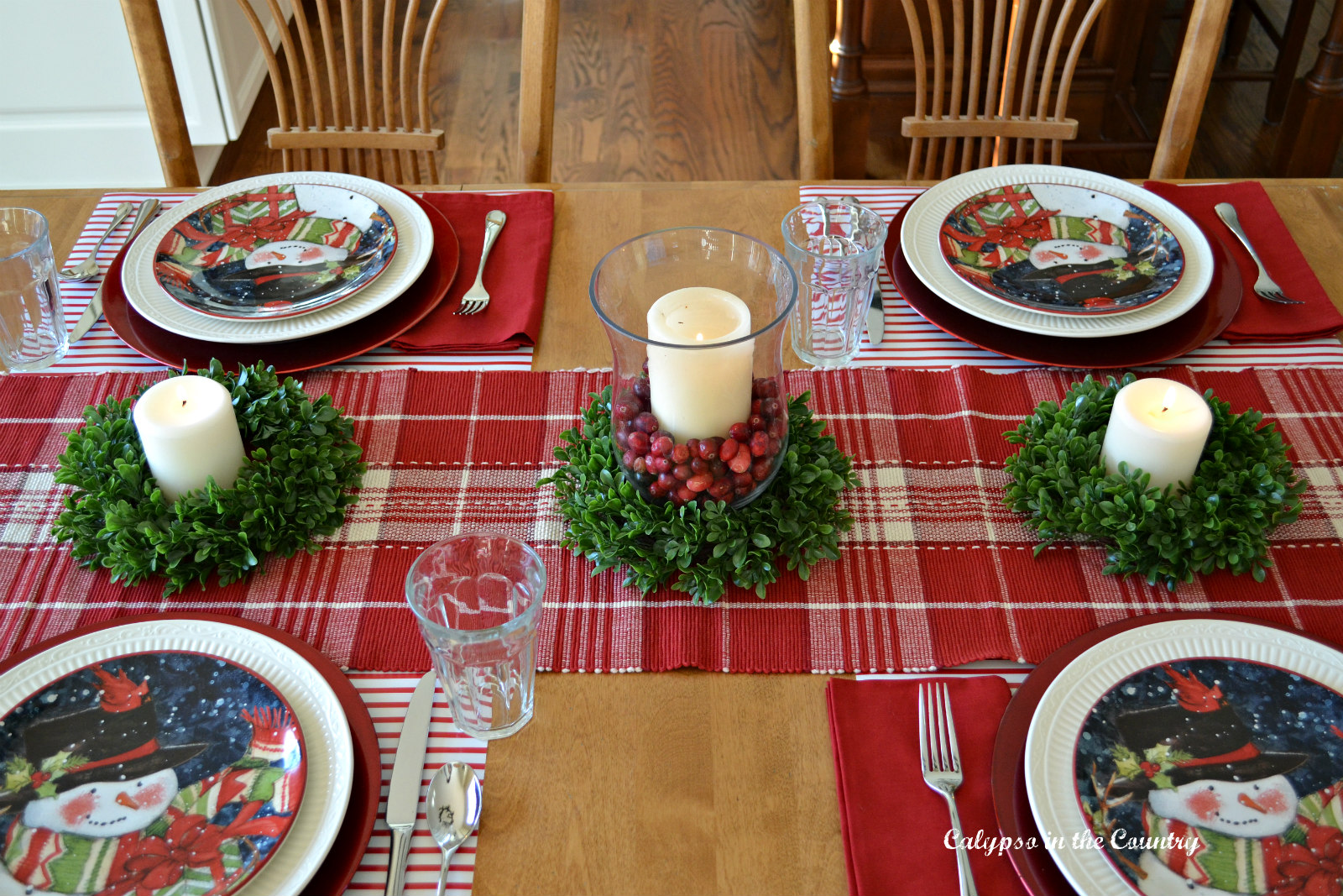 Colorful and Festive Christmas Table - Calypso in the Country