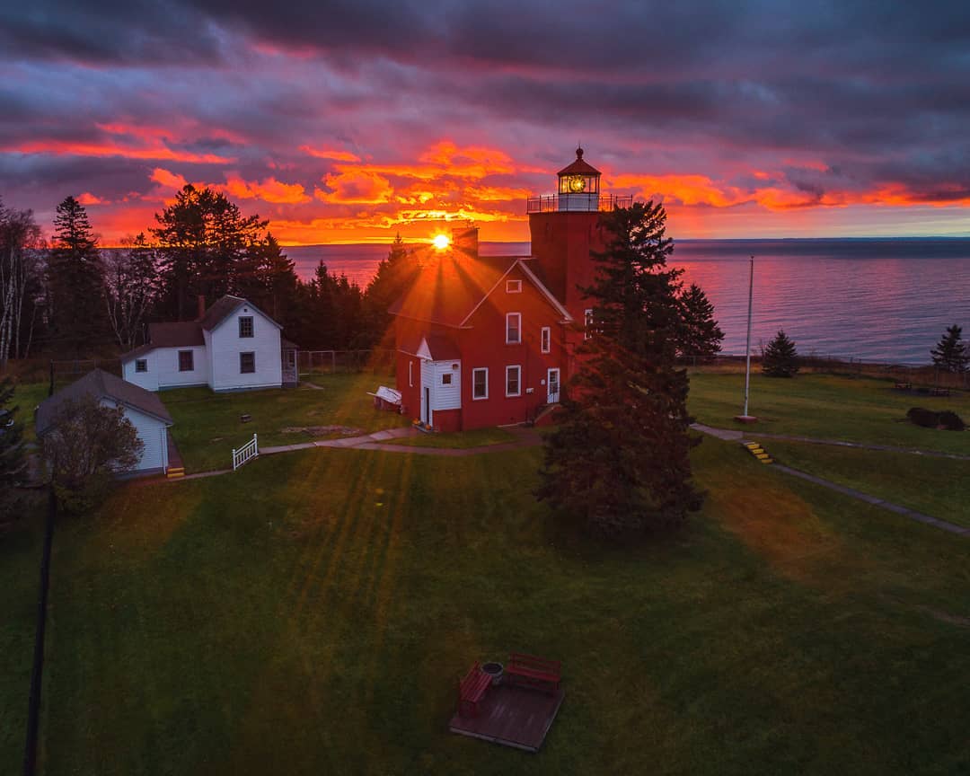 Duluth Harbor Cam: Two Harbors Light! - By Christian Dalbec
