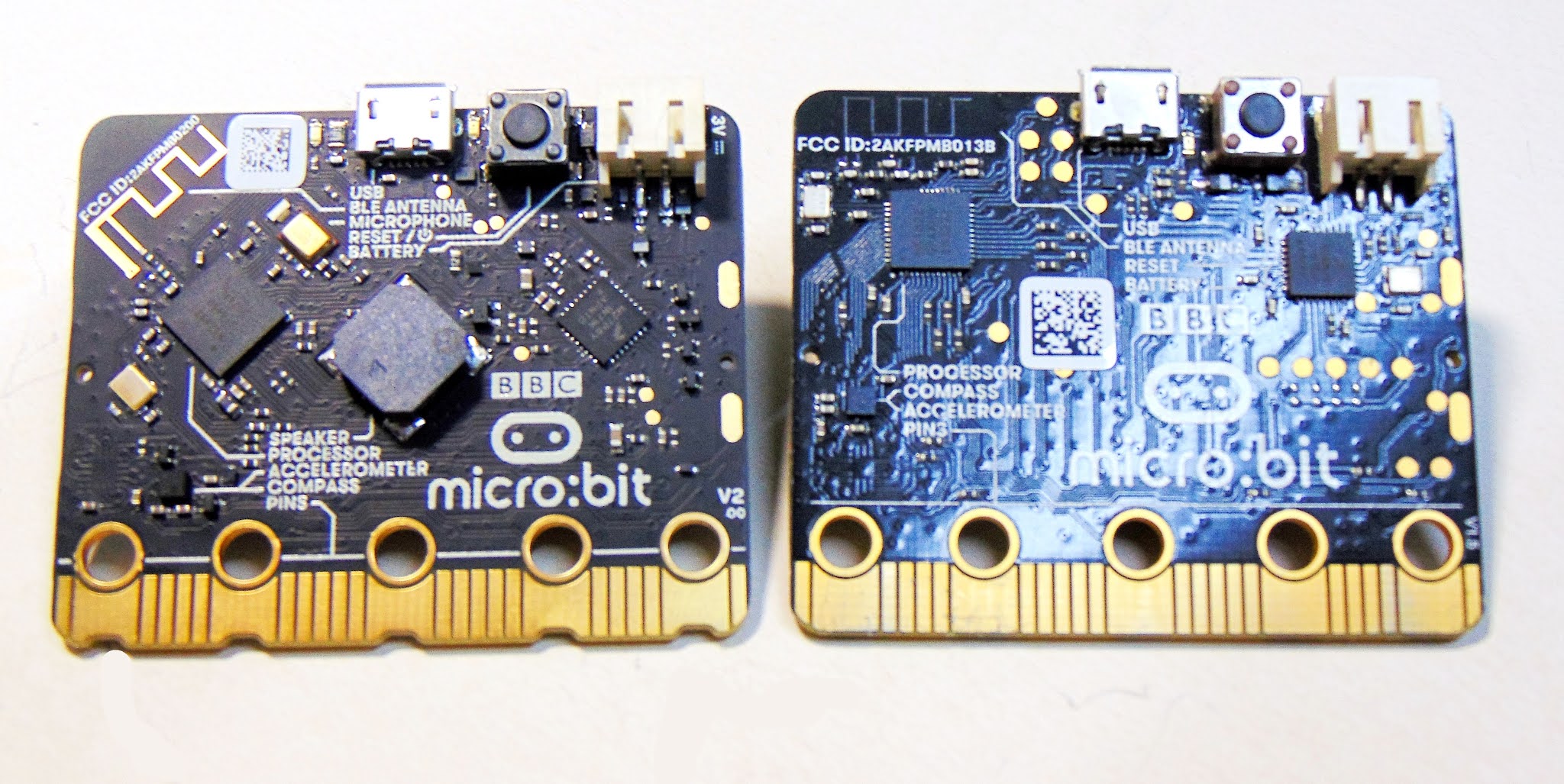 Mein Elektronik Hobby: Der Unterschied - BBC Micro:it V2 vs. Micro:bit V1