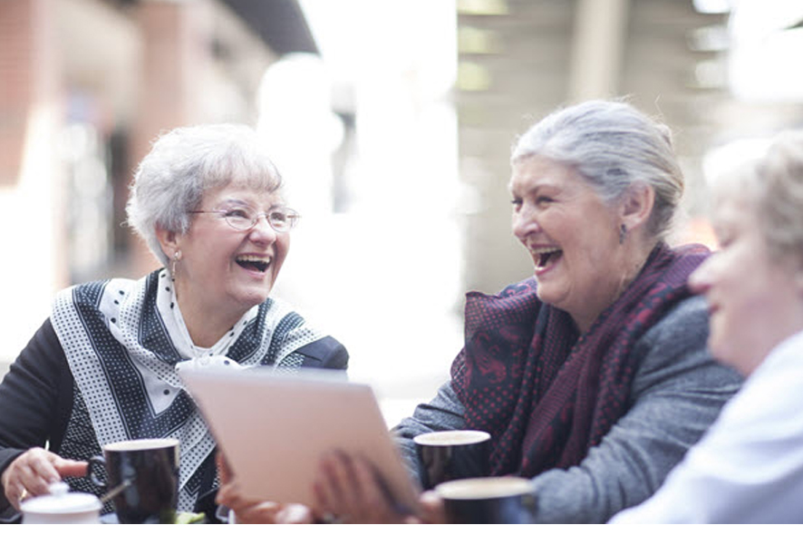 8 beneficii pentru sanatate aduse de socializarea la batrani - Camin de ...