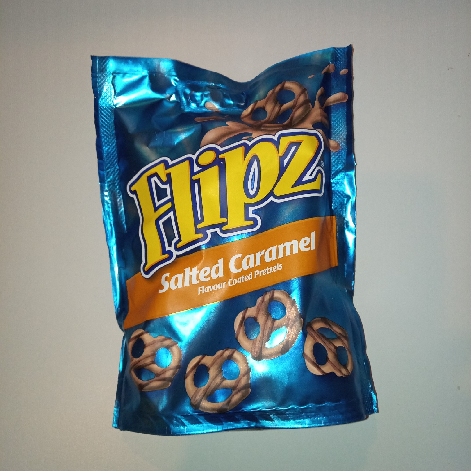 Supersupergirl's Food Reviews: Flipz Salted caramel and White Fudge