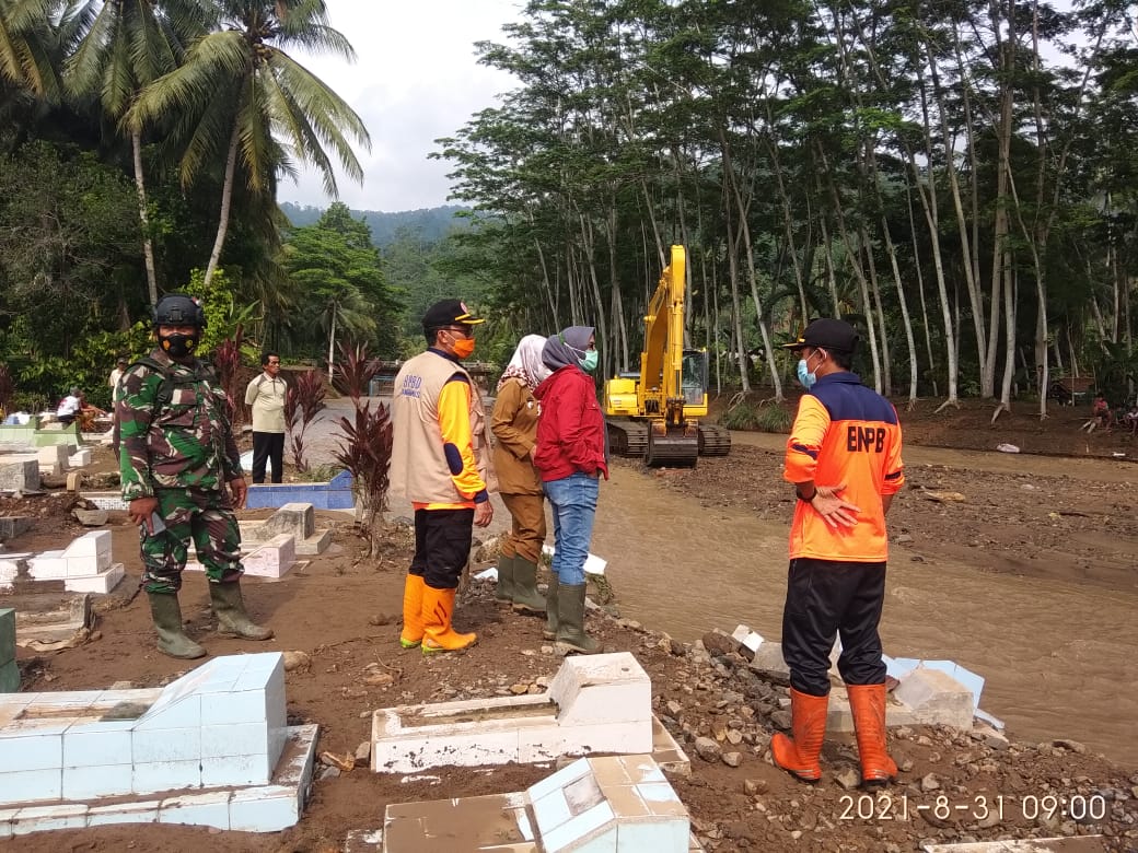 Banjir dan Longsor Awali Musim Penghujan di Semaka - BPBD TANGGAMUS