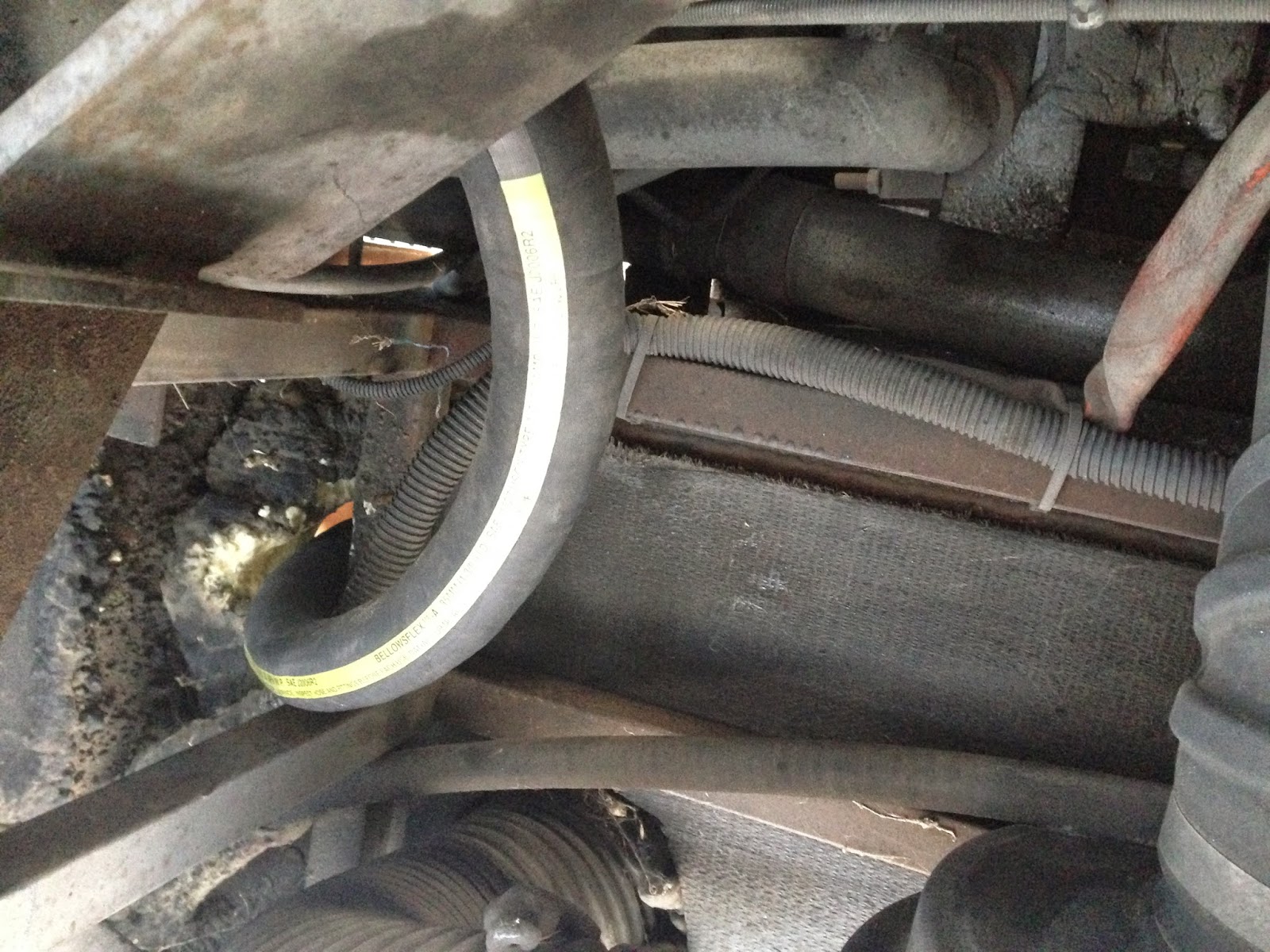 KsFolly Holiday Rambler Ambassador 2002 38 PBT: Coolant Surge Tank ...