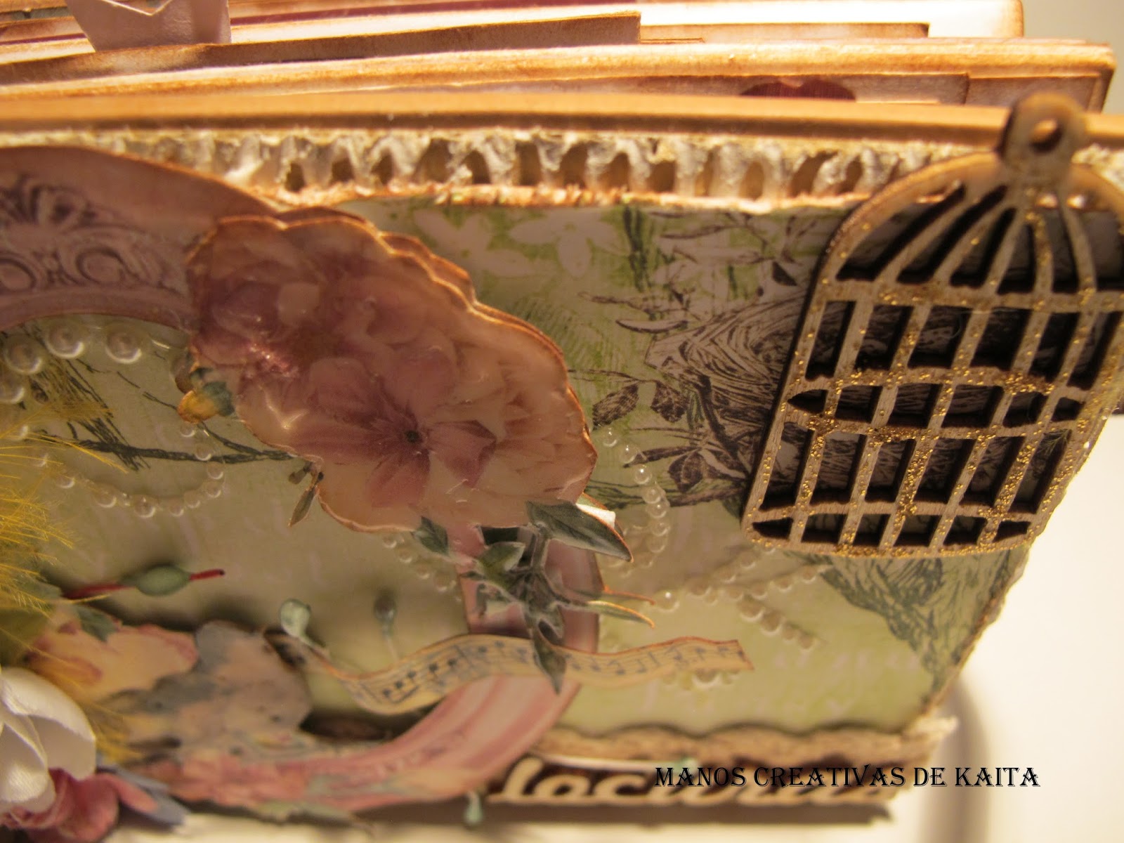 "Manos Creativas de Kaita": Mini álbum hojas de 12" x 12"